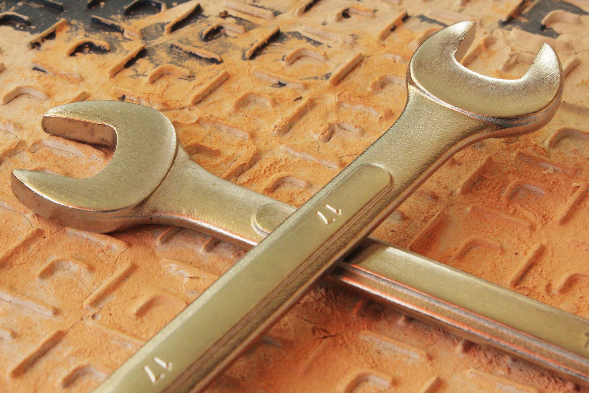 Which material is the right one for a non-sparking tool? | Rugged-Store.com